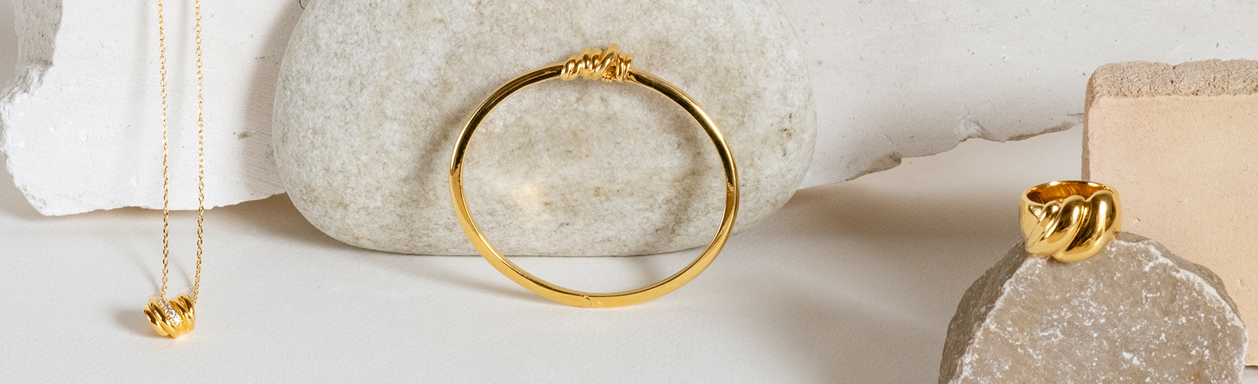 A Gift Guide - the VIZZ Collection